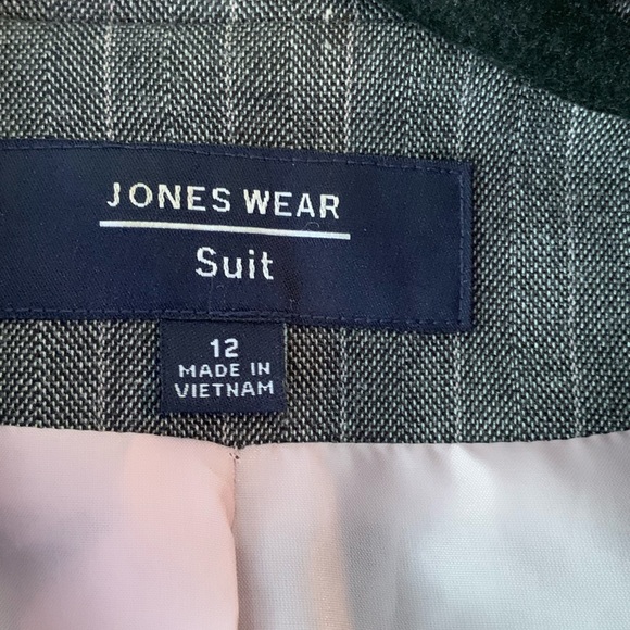 Jones Wear | Jackets & Coats | Jones Wear Suit Jacket Grey With Pink ...